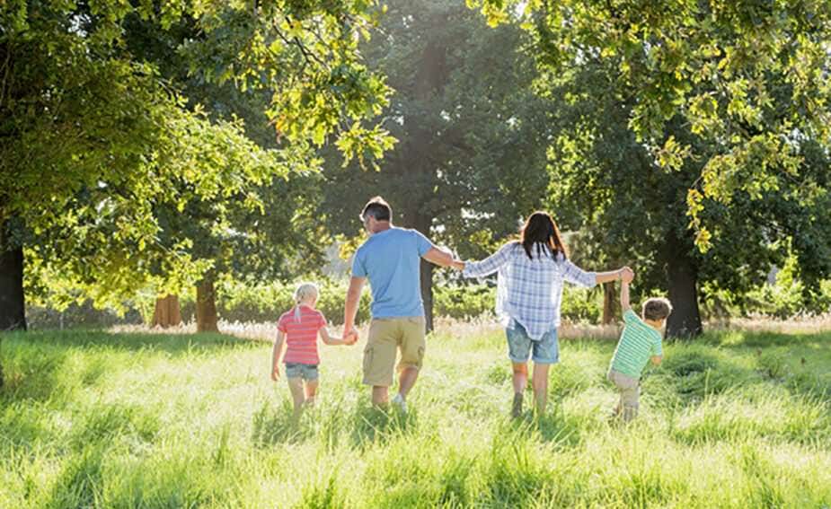 Tips for travelling cheaply with a family | Virgin Money Australia